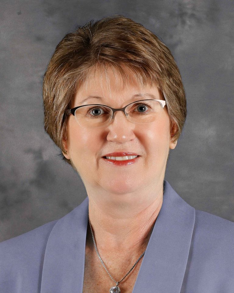 Deb Schroeder saw many changes in her 41 years with UNK Information ...