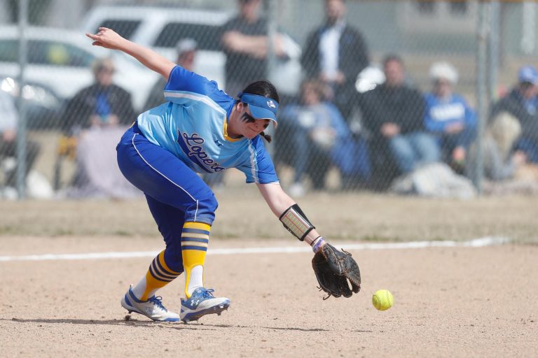 PHOTO GALLERY: Loper softball vs Southwest Baptist – UNK News