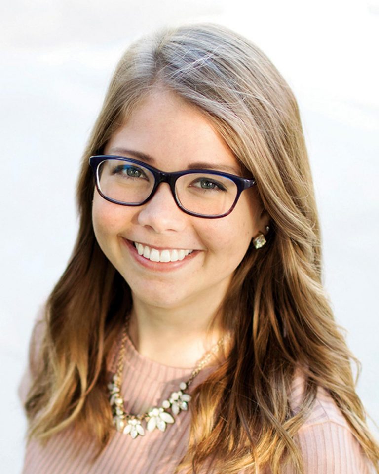 UNK Alumni Association recognizes five Outstanding Seniors – UNK NEWS