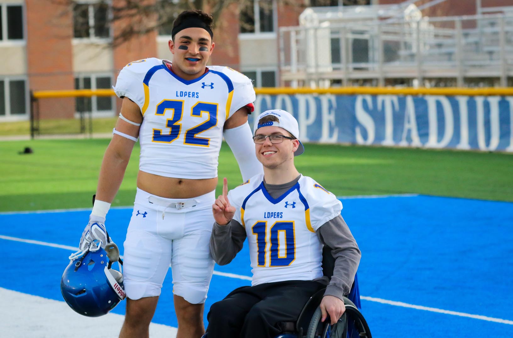 Born with cerebral palsy, Andrew Dubowsky embraced by UNK athletes he ...