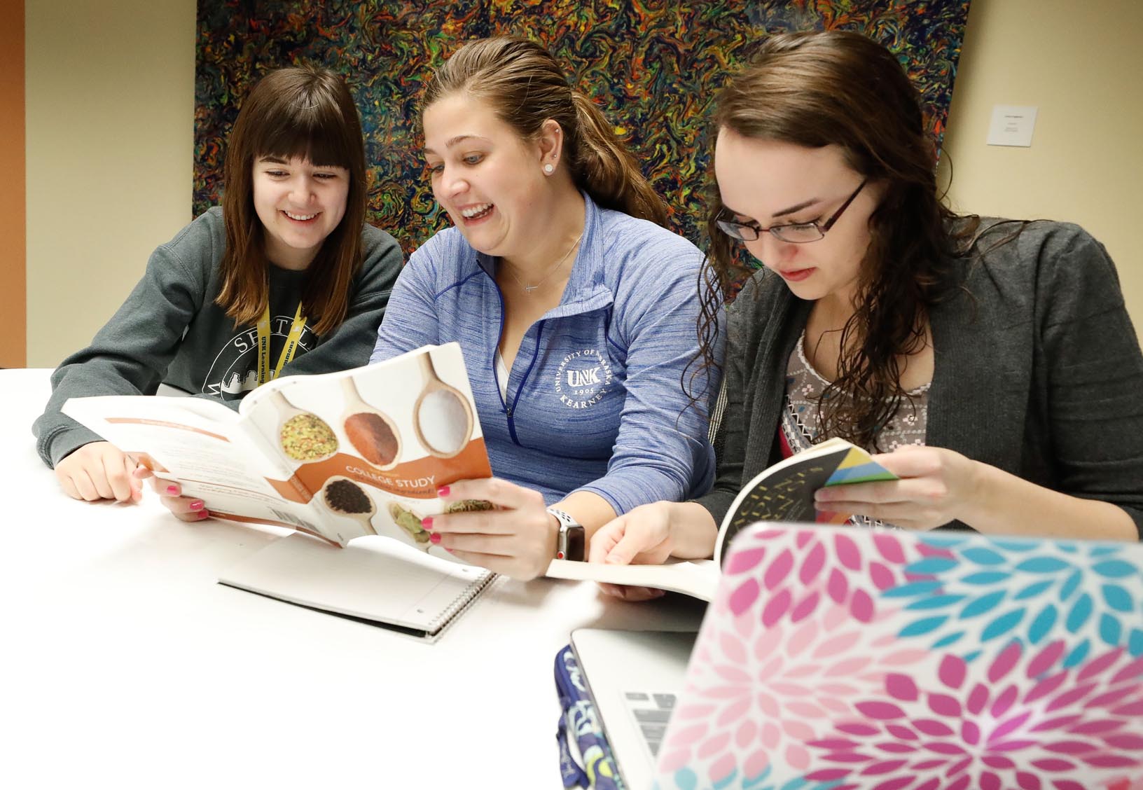 Success coaches get UNK students past academic hurdles – UNK NEWS
