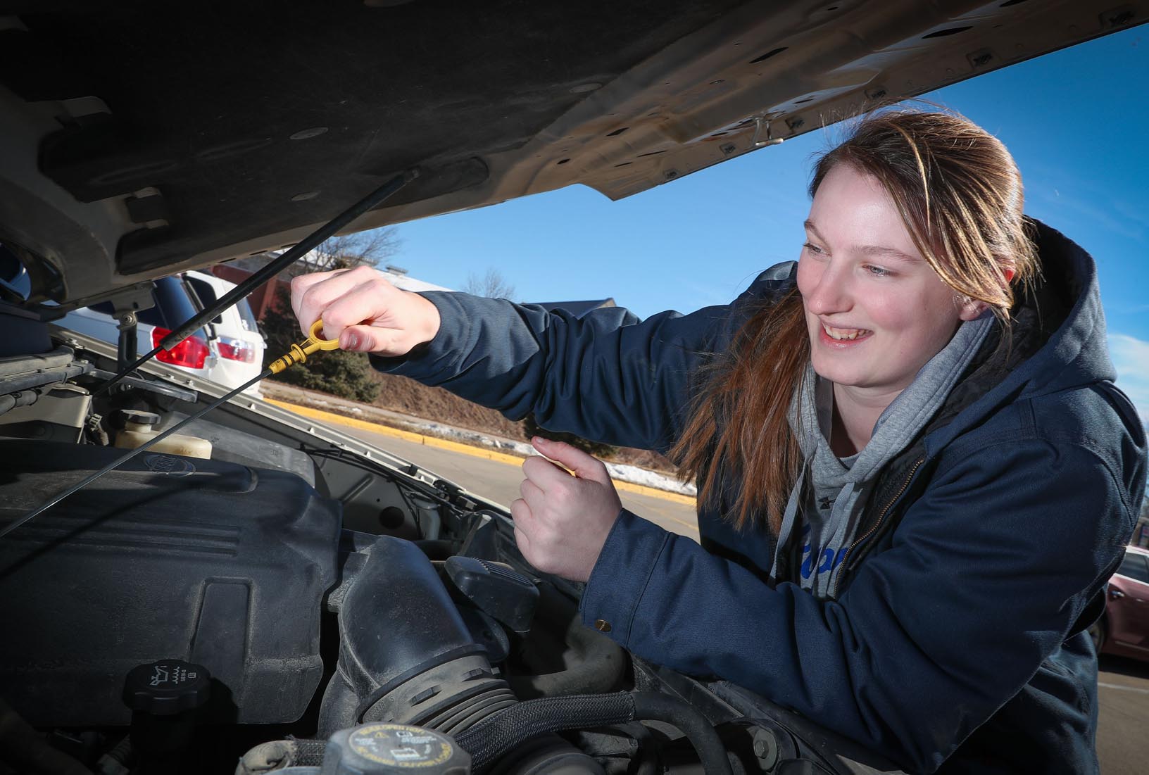 Freshman Brooke Carlson can do it all for Lopers, even change a tire ...