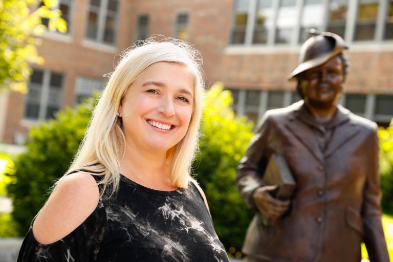 Immigrant Stories: Michelle Warren’s work breaks down barriers – UNK NEWS