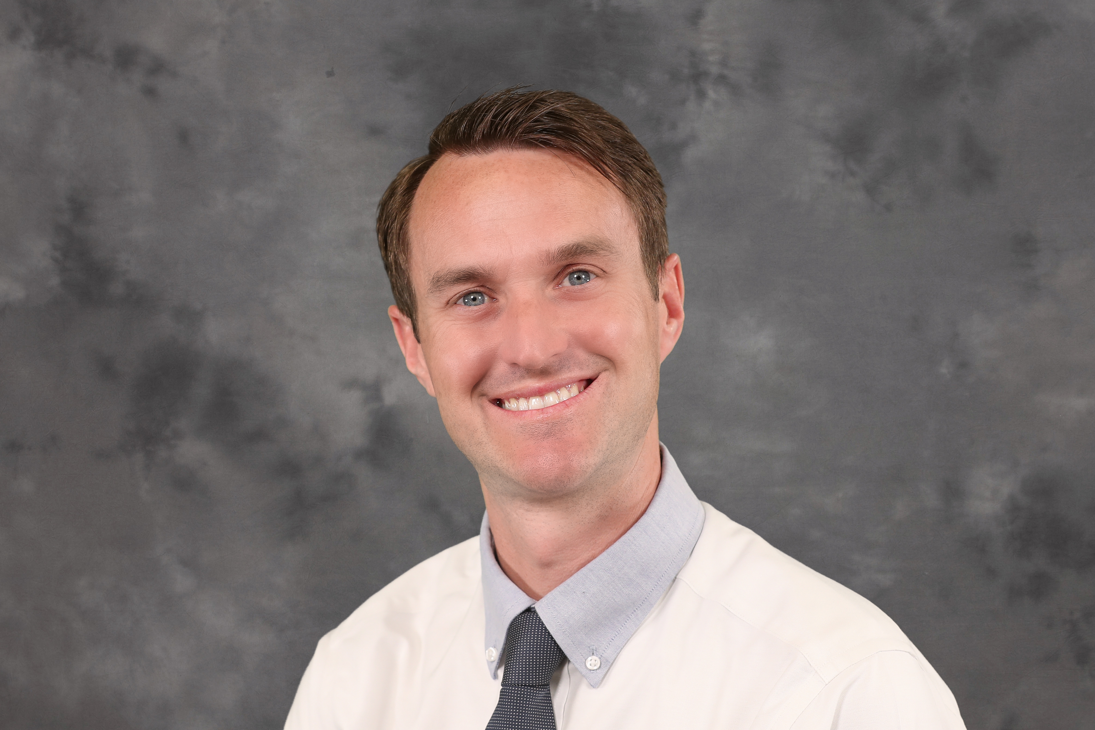 UNK’s Matt Bice discussing aquaponics during Science Café – UNK NEWS