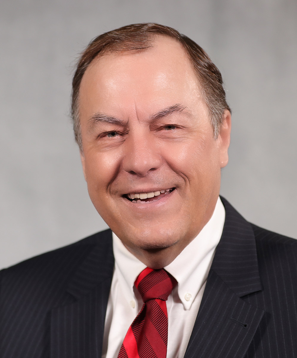 Brad Kernick receives UNK’s Cope Cornerstone of Excellence Award – UNK NEWS