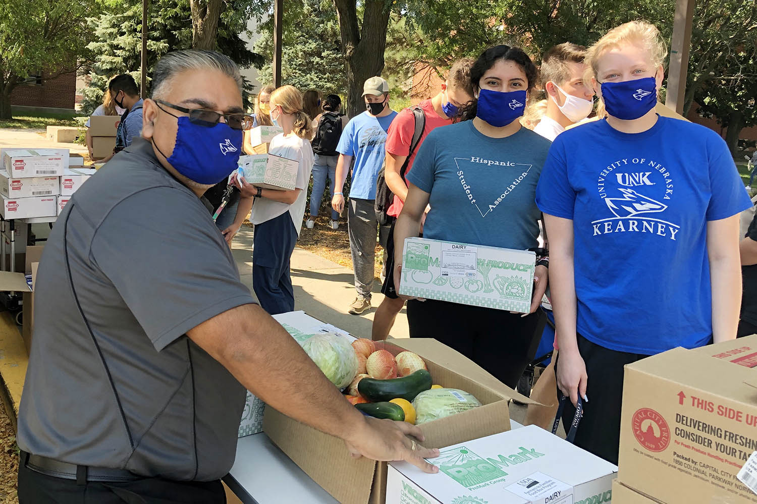 Boxes of bounty: UNK students benefit from partner program – UNK NEWS