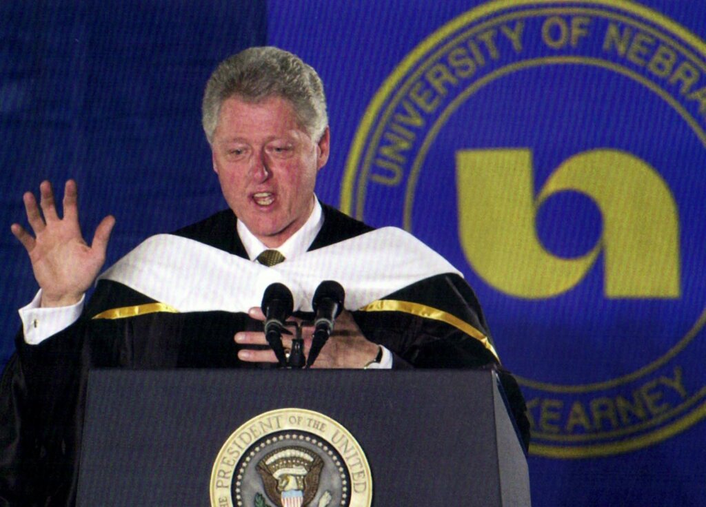 PHOTO GALLERY: 20 years ago today, President Bill Clinton visits UNK ...