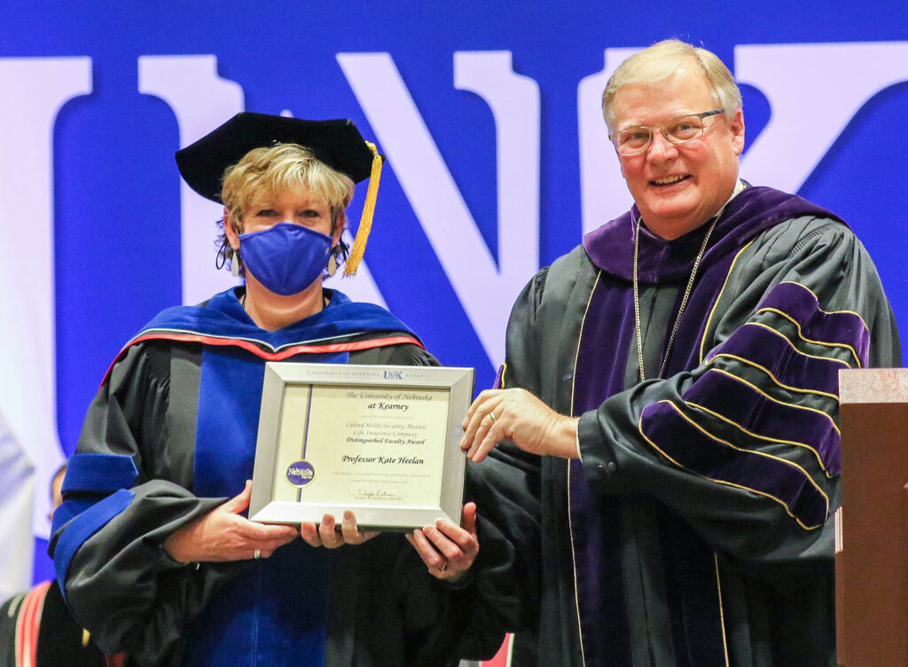 An inspiring teacher and mentor, Kate Heelan receives UNK’s Distinguished Faculty Award – UNK NEWS