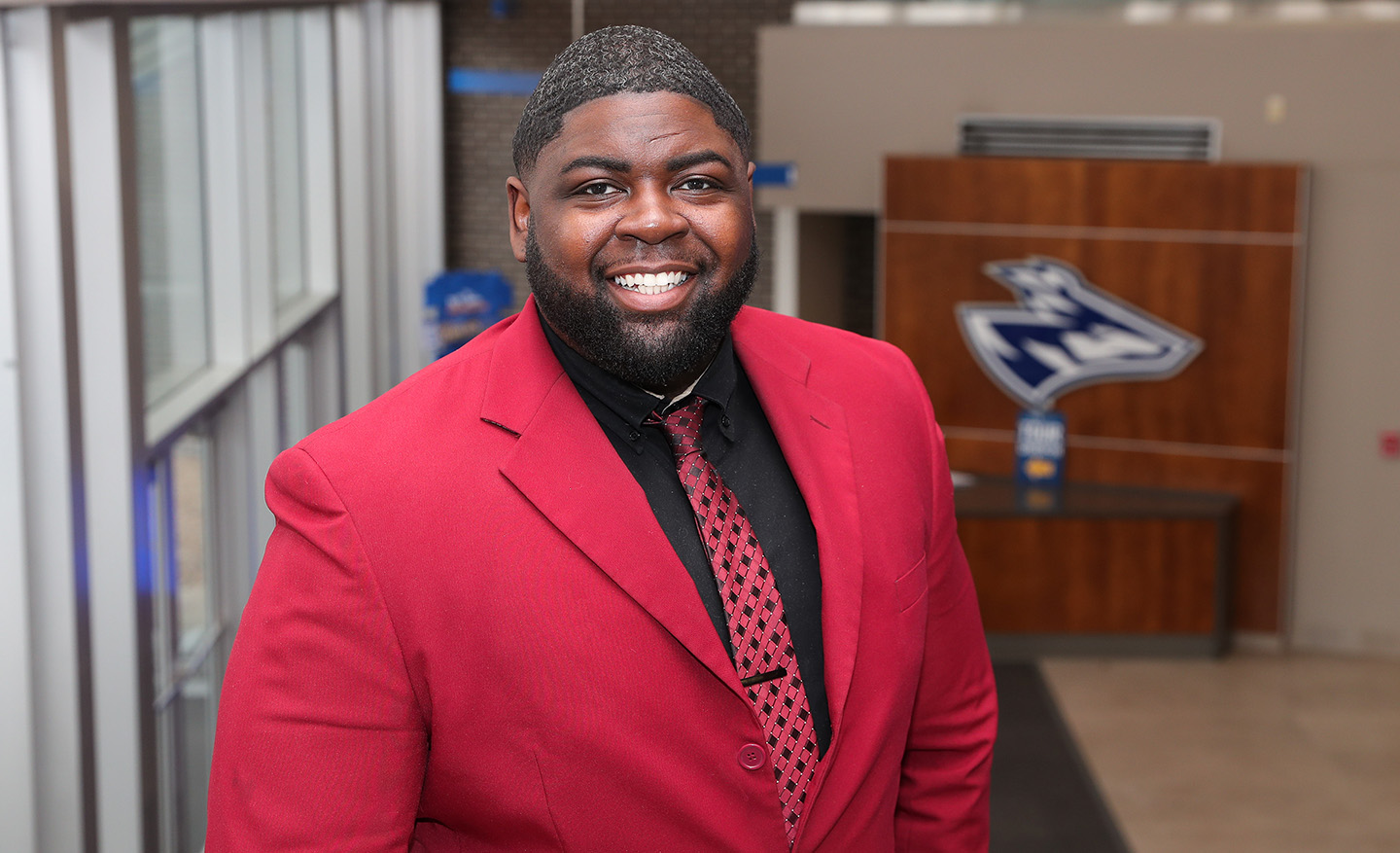 Bennett Davis serves as mentor, role model for UNK students – UNK NEWS