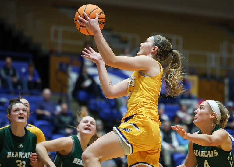 Moore siblings bring competitive nature, ‘ranch toughness’ to UNK ...