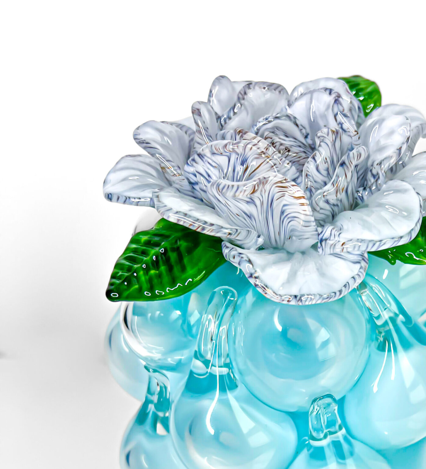 Glass artist Minhi England visiting UNK this month – UNK NEWS
