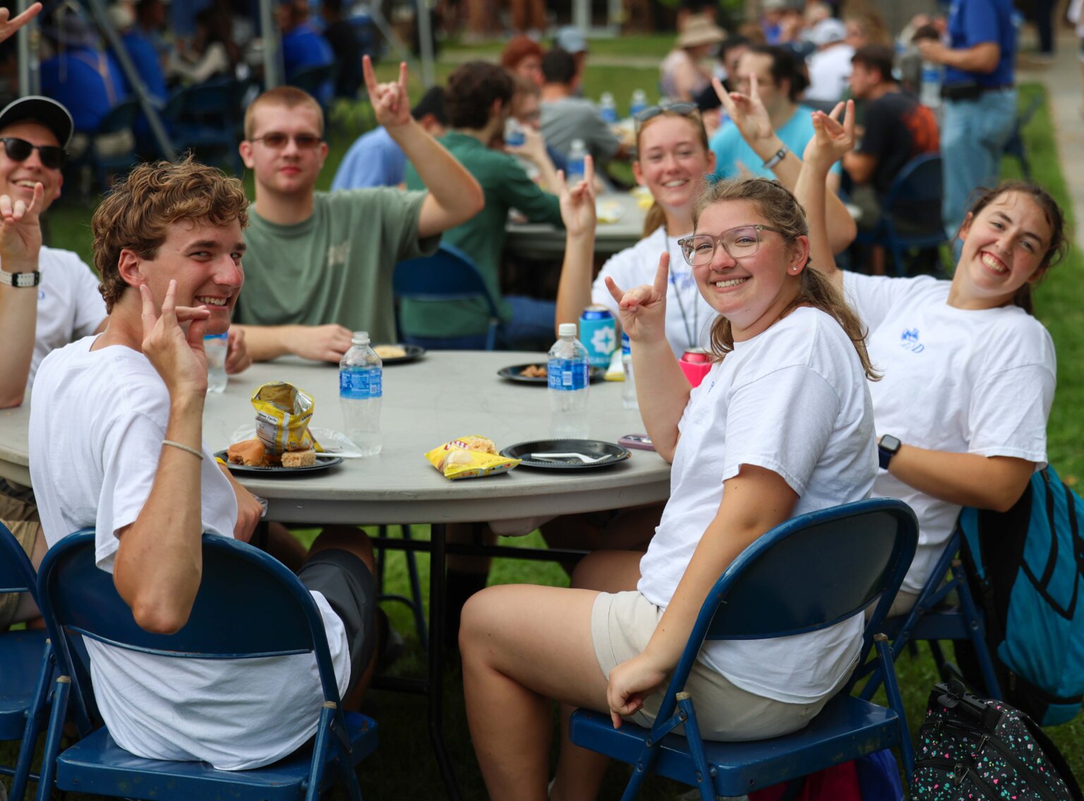 PHOTOS: UNK welcomes new students with Blue Gold festivities – UNK NEWS